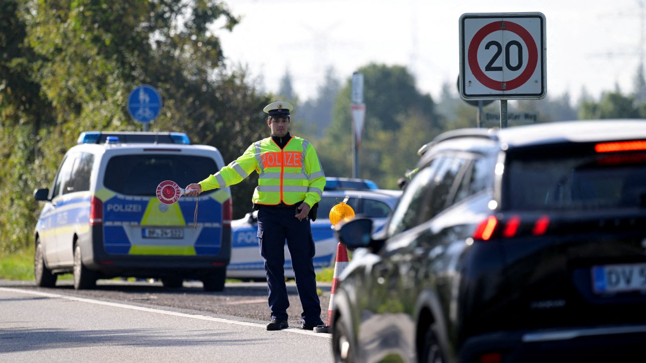 Bruxelles conseille aux États de cesser les contrôles aux frontières ...